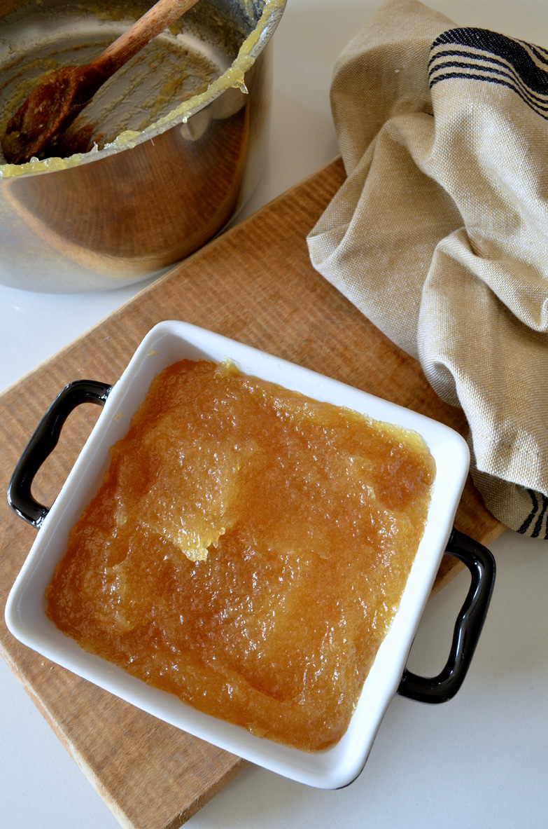 Quince Paste with Manchego Cheese, a light appetizer, or dessert - MAMA ÍA