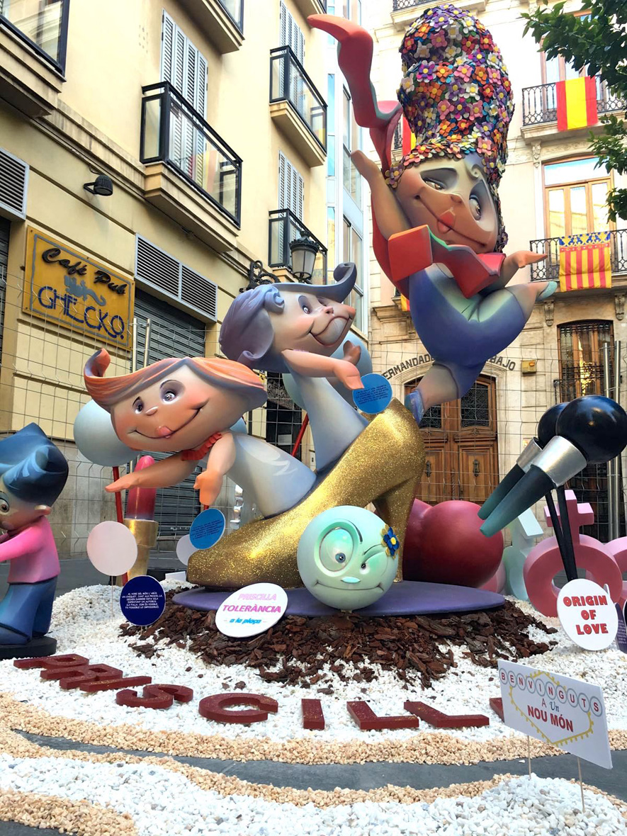 LAS FALLAS, Valencia's Spring Festival - MAMA ÍA
